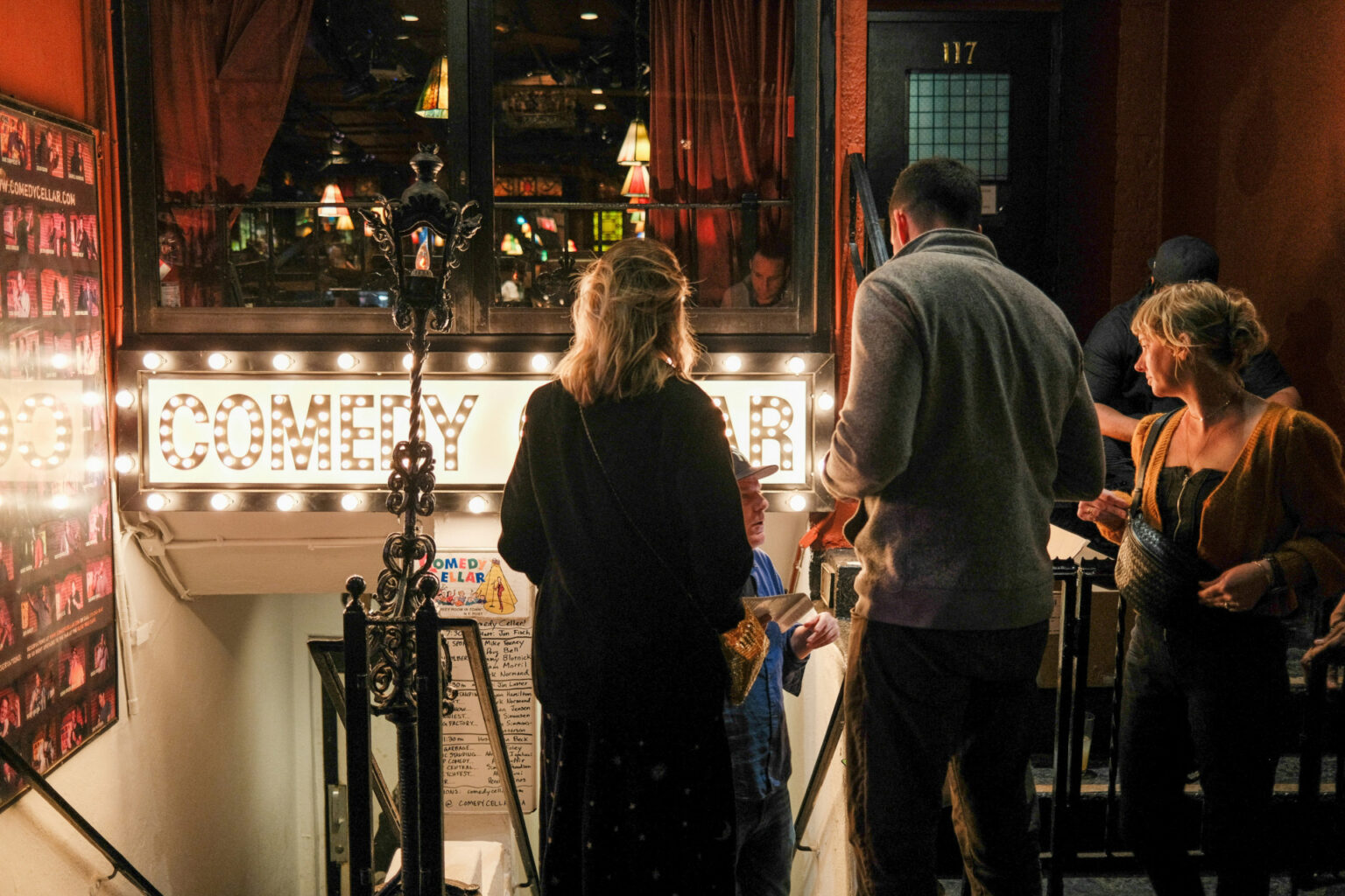 Rire à Bordeaux : Top des Meilleurs Comedy Clubs - GINA Bordeaux